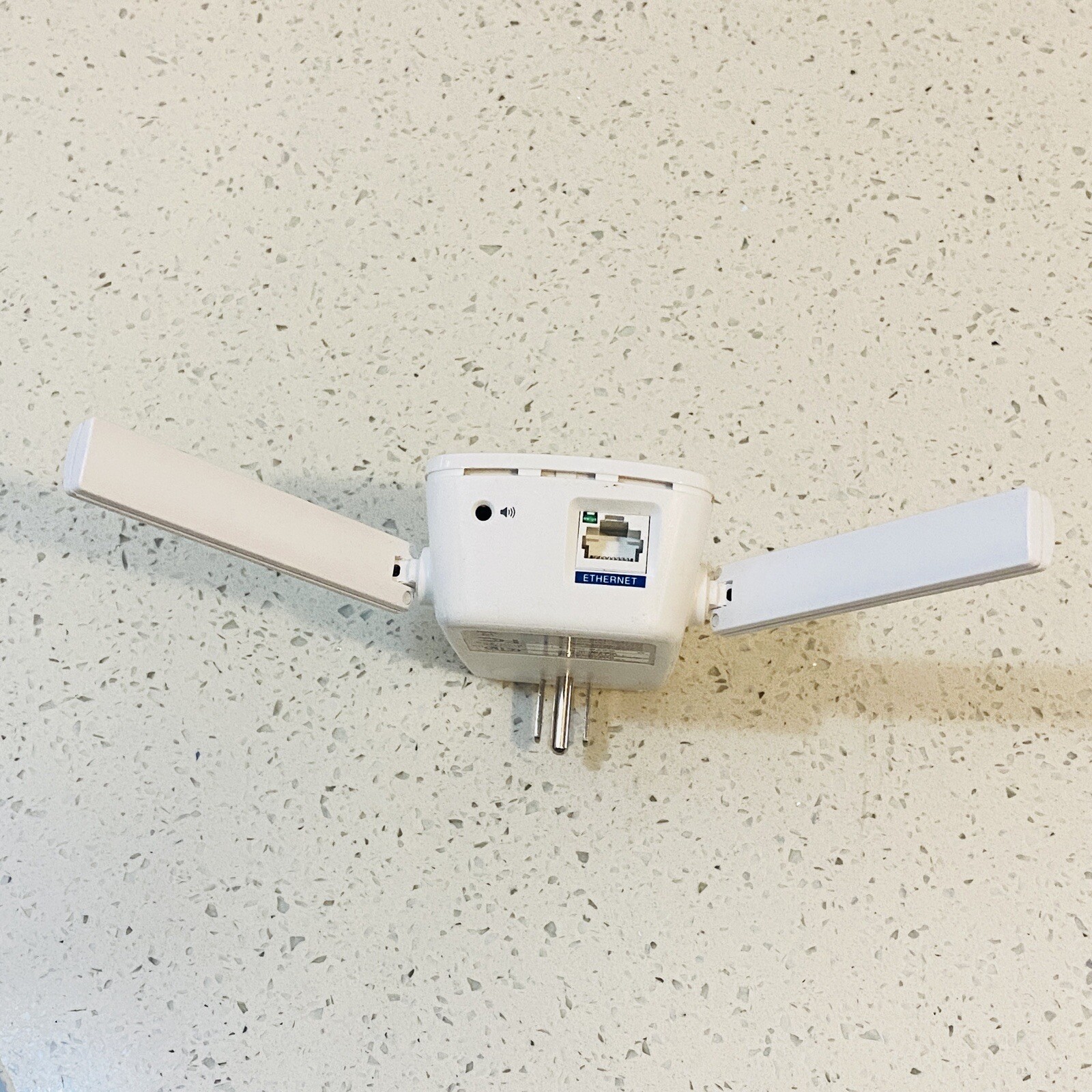 Linksys RE6700 Amplify Dual Band High Power Wi-Fi Gigabit Range ...