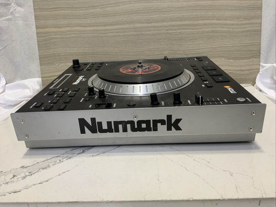 Numark V7 High-resolution Motorized Turntable Software Controller ...