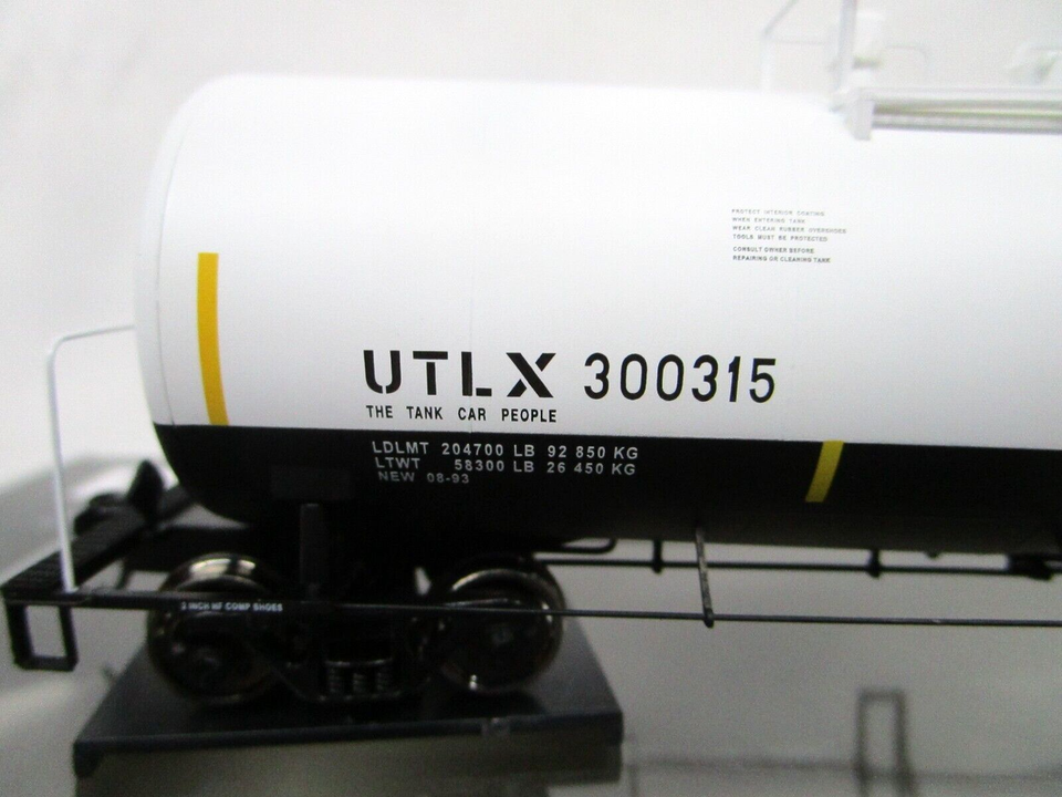 Walthers Proto HO Scale UTLX Specialty Minerals 40' 16k Gallon Tank Car ...