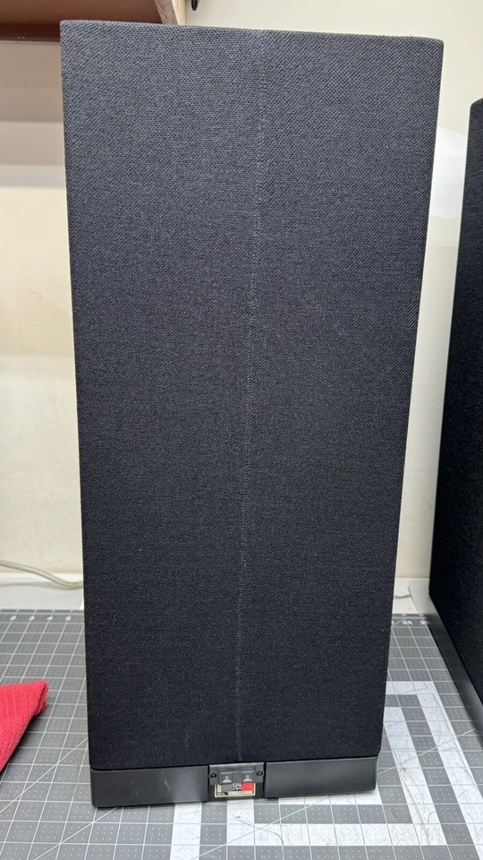 pair of mint KEF 304 Type SP1127 speakers look & work excellent manuals ...