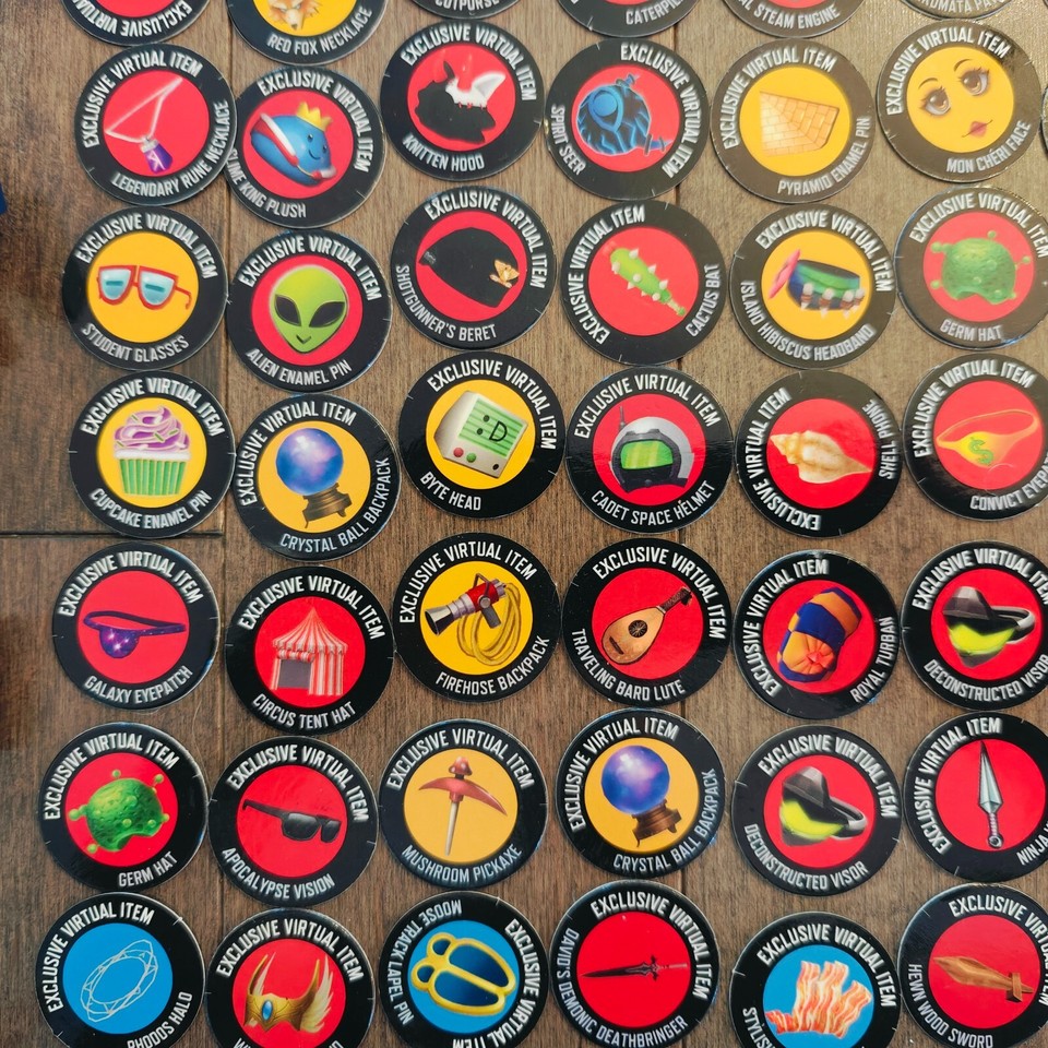 BIG! Roblox Face Toy Code Bundle Lot Of Exclusive Virtual Items ...