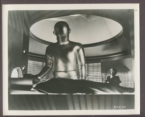 Gort & Patrica Neal Day The Earth Stood Still 1951 Original Photo J3360 ...