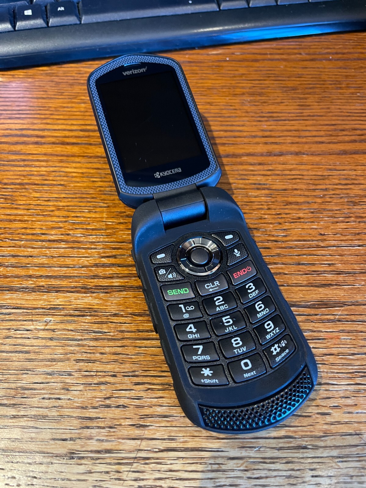 Kyocera DuraXV Extreme 4G VoLTE 16GB PTT Rugged Flip Phone for VERIZON ...