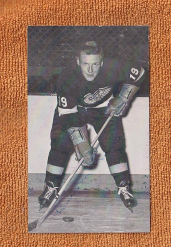 1950s/60s JD McCARTHY DETROIT RED WINGS POSTCARD BILL McNEILL ...