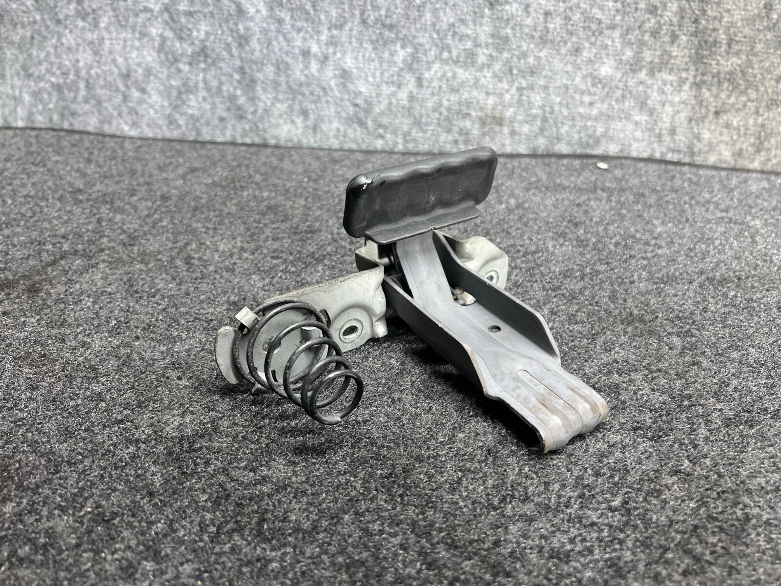 MERCEDES R230 SL600 SL500 SL63 SL55 SAFETY HOOD CATCH RELEASE LATCH OEM ...