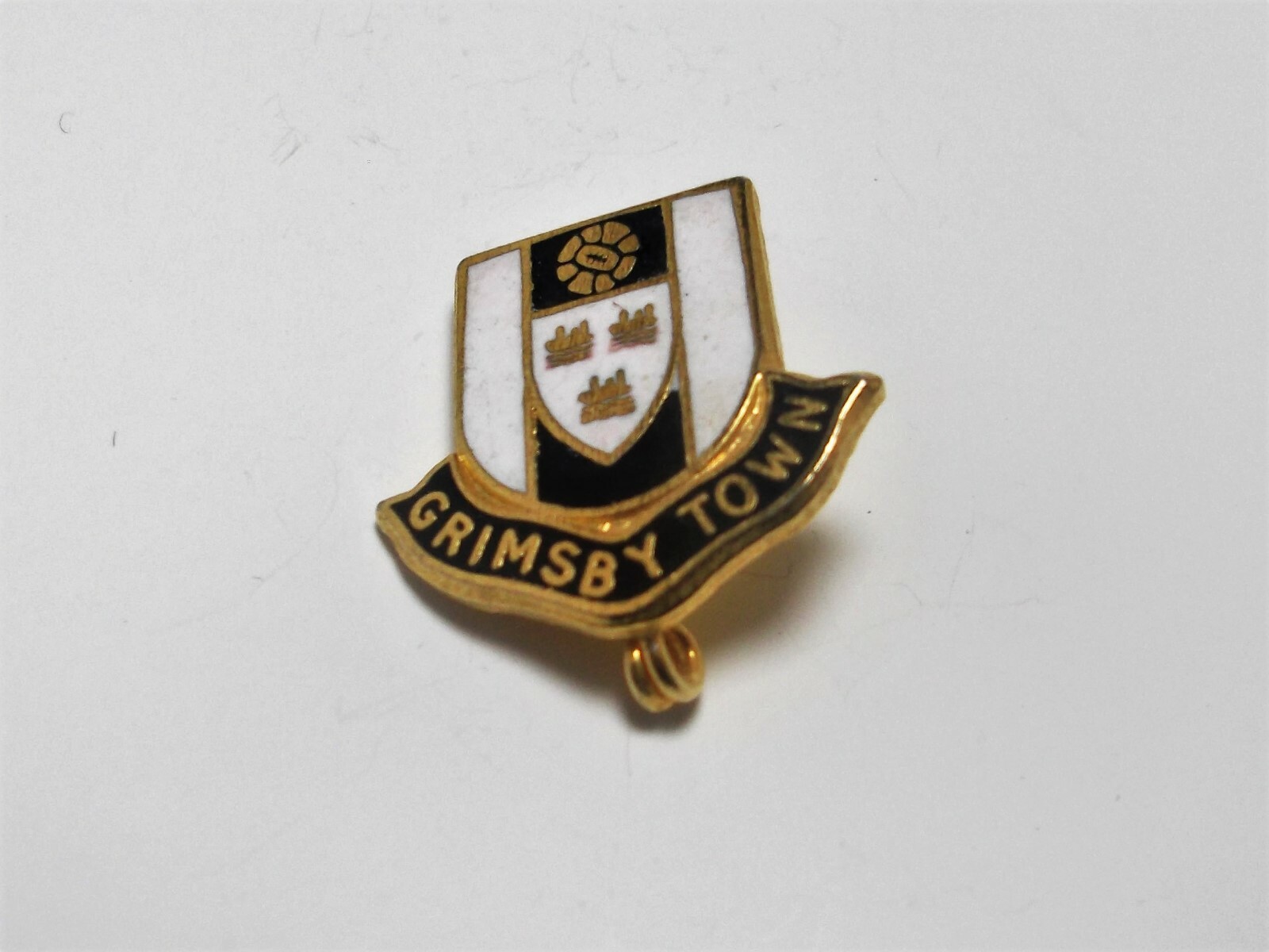 GRIMSBY TOWN FC - VINTAGE ENAMEL COFFER BADGE. | eBay UK