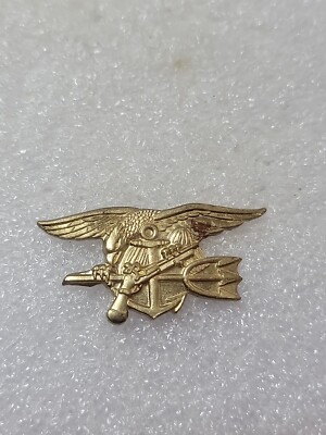 US Navy SEALS Special Warfare Gold Trident Insignia Badge Pin Gold ...