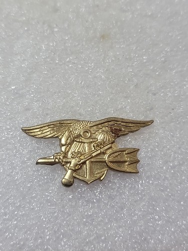 US Navy SEALS Special Warfare Gold Trident Insignia Badge Pin Gold ...