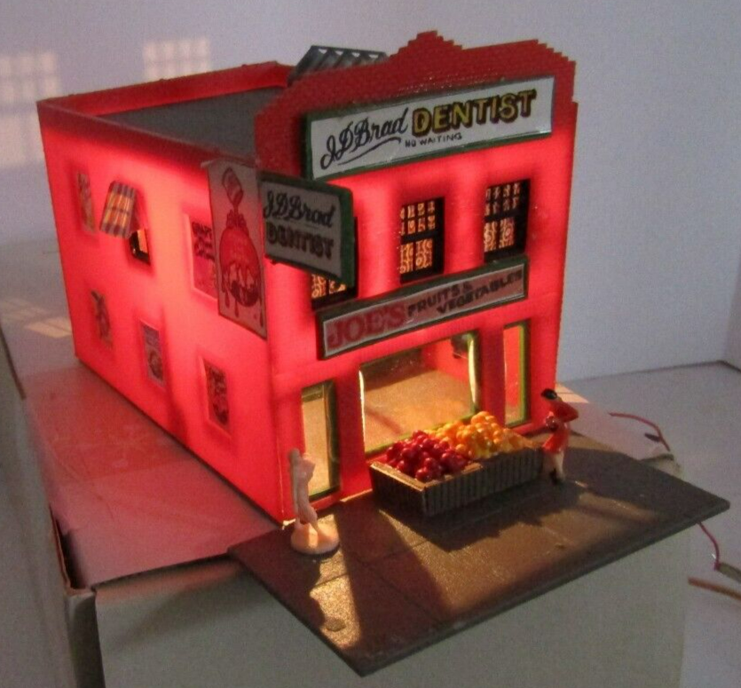 POLA ho lighted Building JD Brad Dentist/Joe's Fruits & Vegetables ...