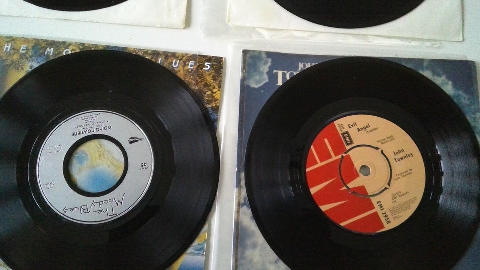 10 classic rock 45s toto/status quo/genesis/m rutherford/m jupp/moody b ...