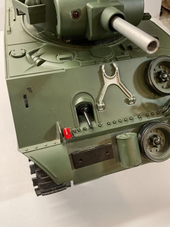 IMEX 18909 1:18 Scale Remote Control Airsoft Sherman M4A3 Tank *No ...