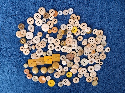 LOT 148 Vtg Buttons Yellow Tan Beige Crafts Art Mix Some Match Estate ...
