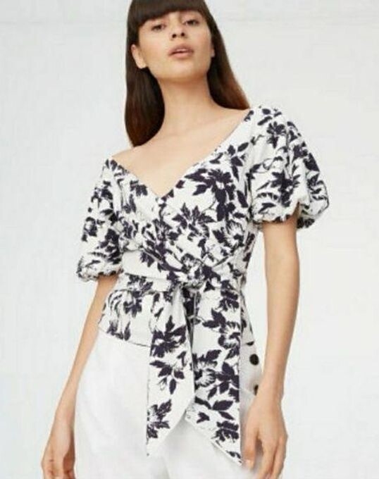 Club Monaco Japera Wrap White and Navy Blue Sweater B… - Gem