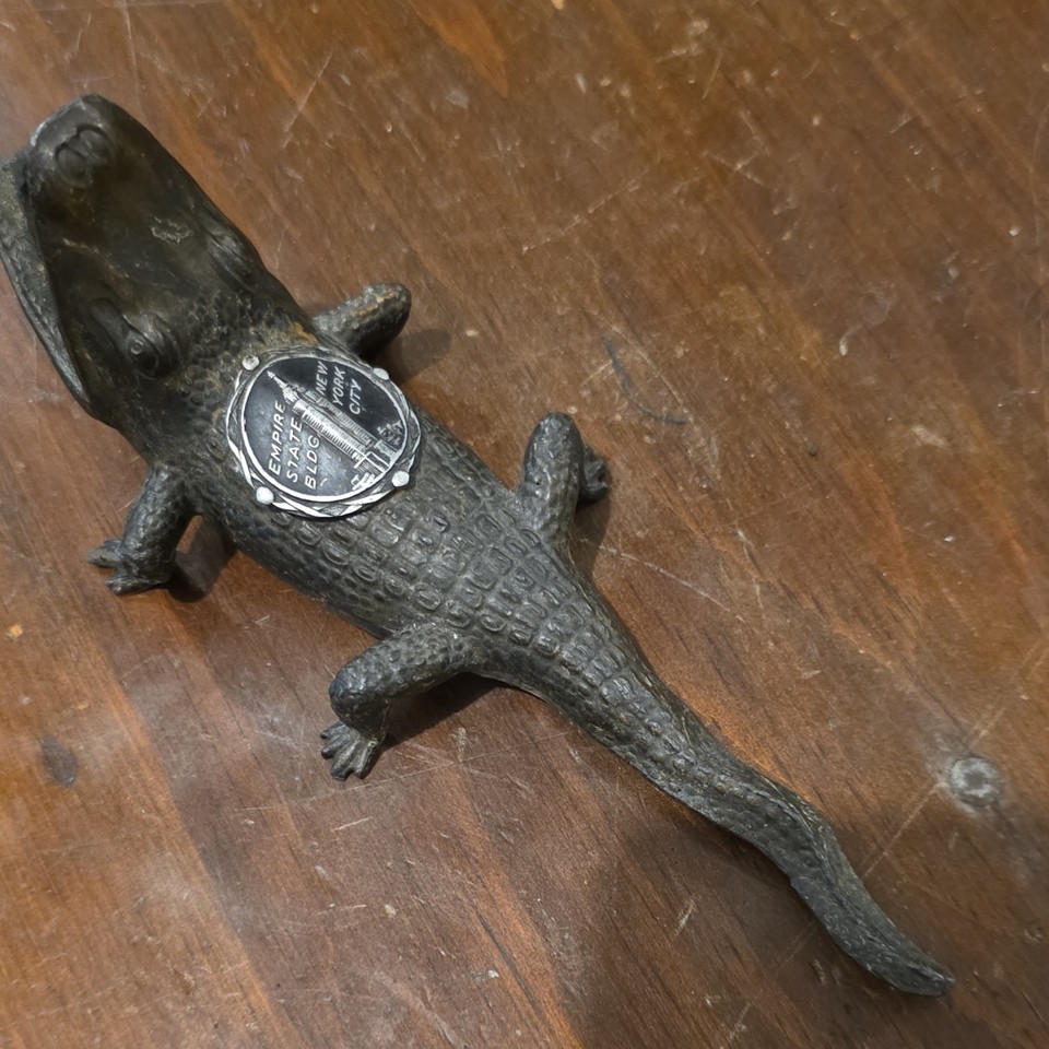 Cast Iron Alligator Ashtray Empire State Building NYC Commemorative ...