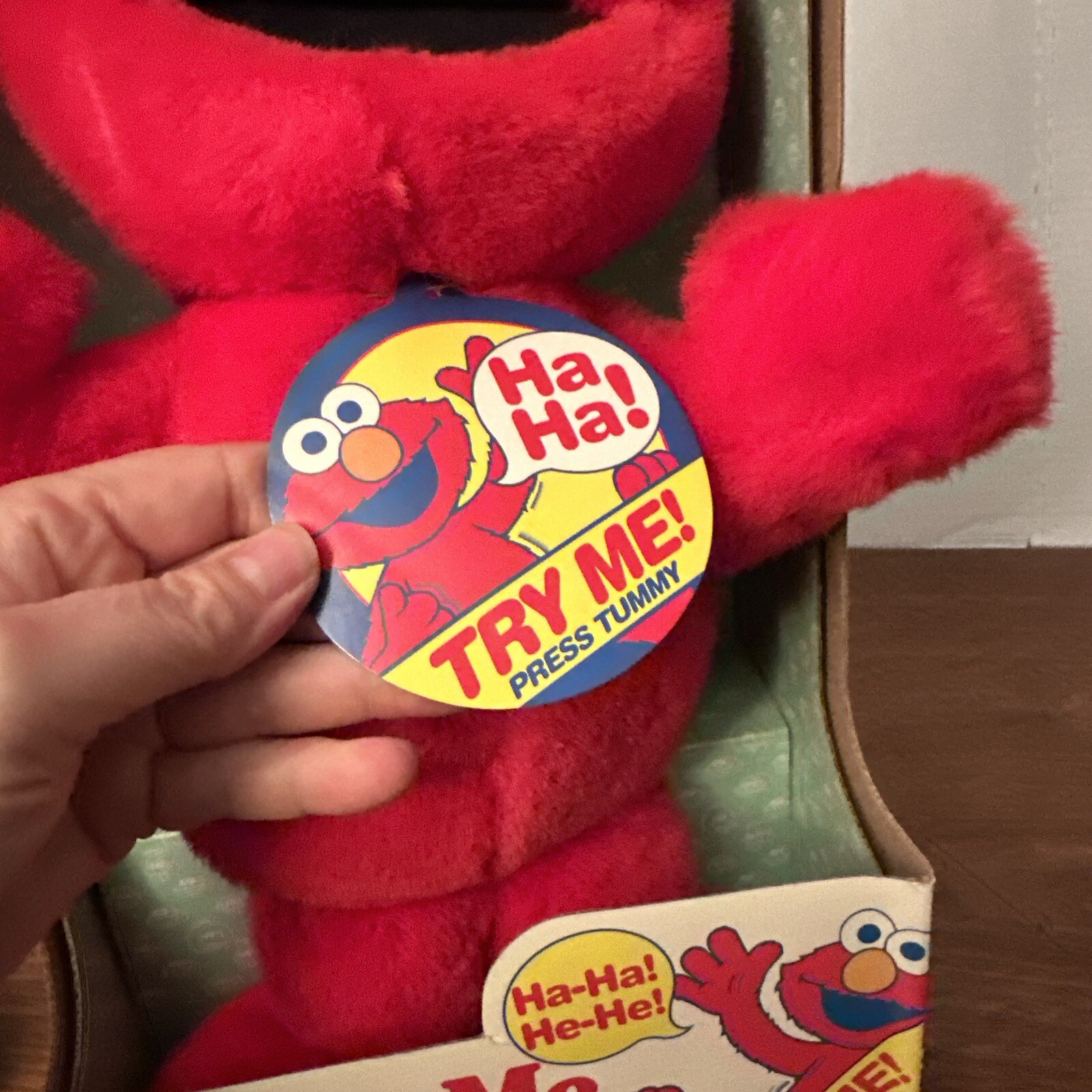 Sesame Street - The Original Tickle Me Elmo Plush Toy - (0048188627152 ...