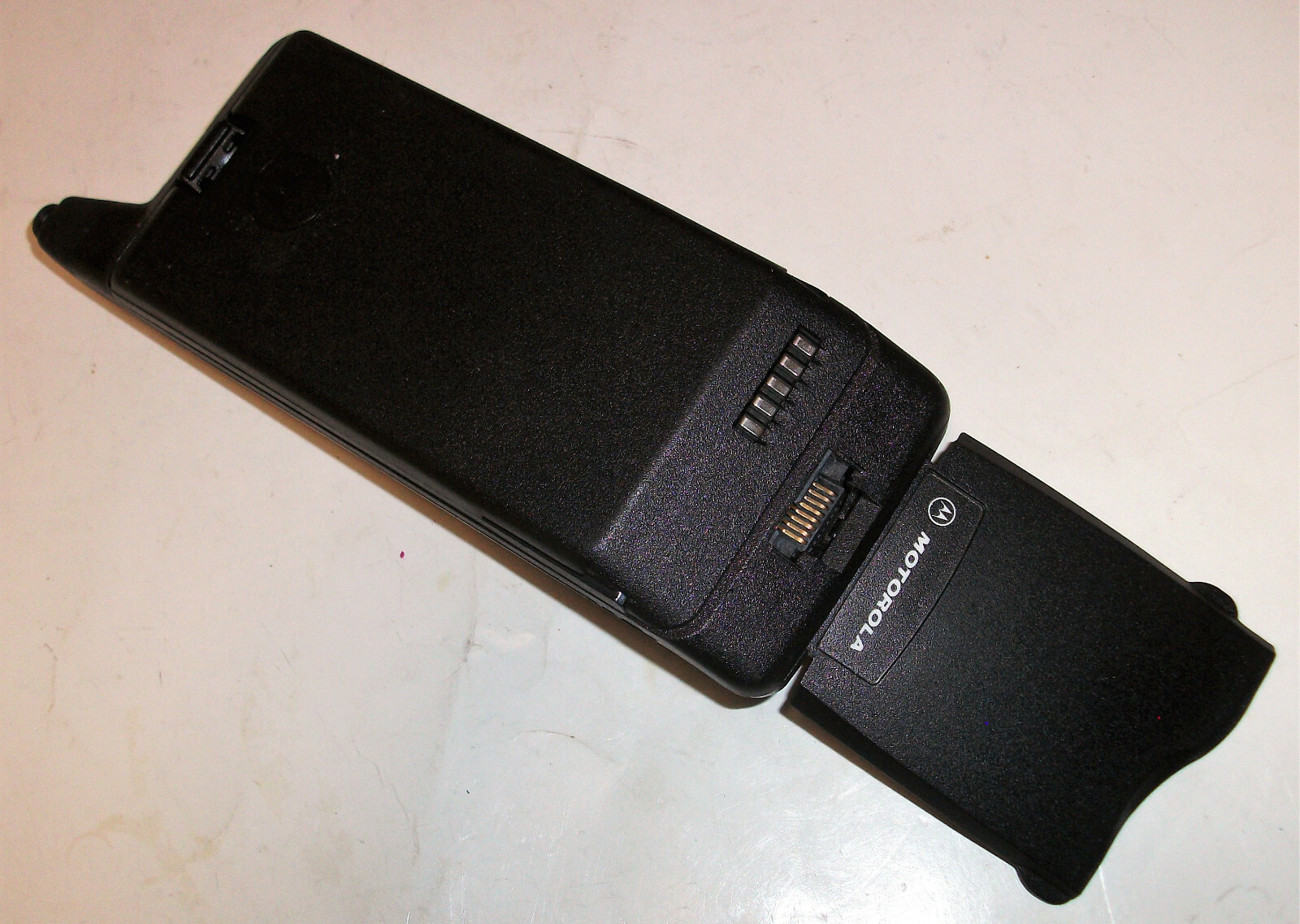 VINTAGE MOTOROLA CELL PHONE MICROTAC/650 E + SWF2143D SNN4239C BATTERY ...