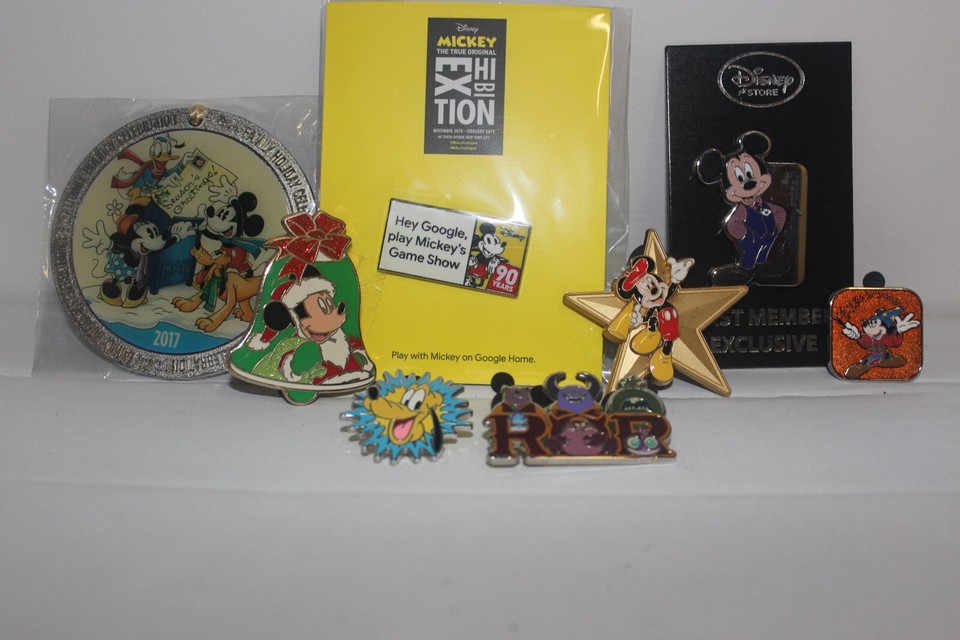 Disney Store cast member exclusive plus regular assorted pins, Holiday ...