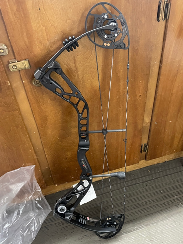 Bowtech Amplify Compound bow w/Max Pkg 70lb RH Camo H28071 | eBay