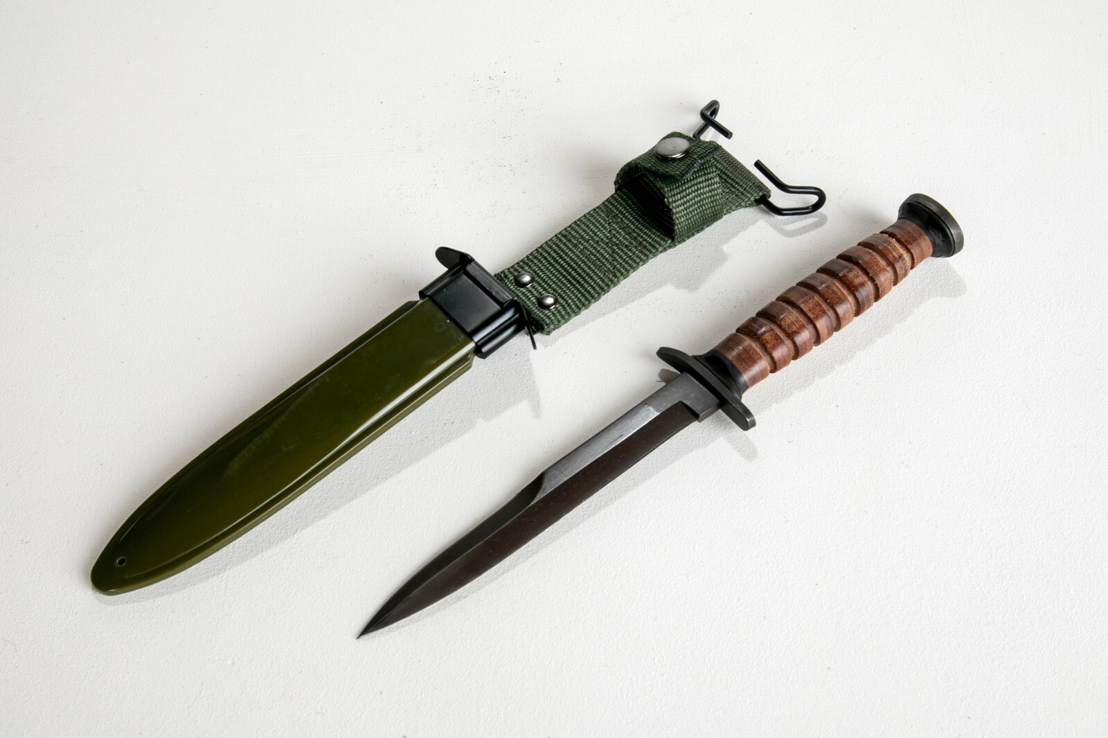WWII M3 Trench Knife 12" Special Forces Combat Dagger & M8A1 Hard ...