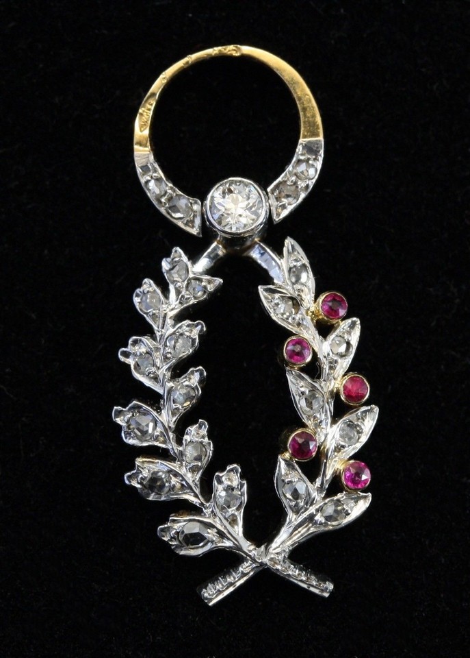 19th Century French 18K Gold Platinum Diamond Laurel Wreath Knight ...