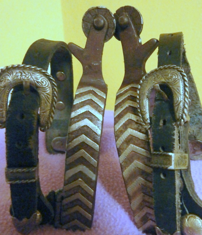 Professiona lChoice Iron Spurs Chevron Band Silver Stripes Silver Bkl ...