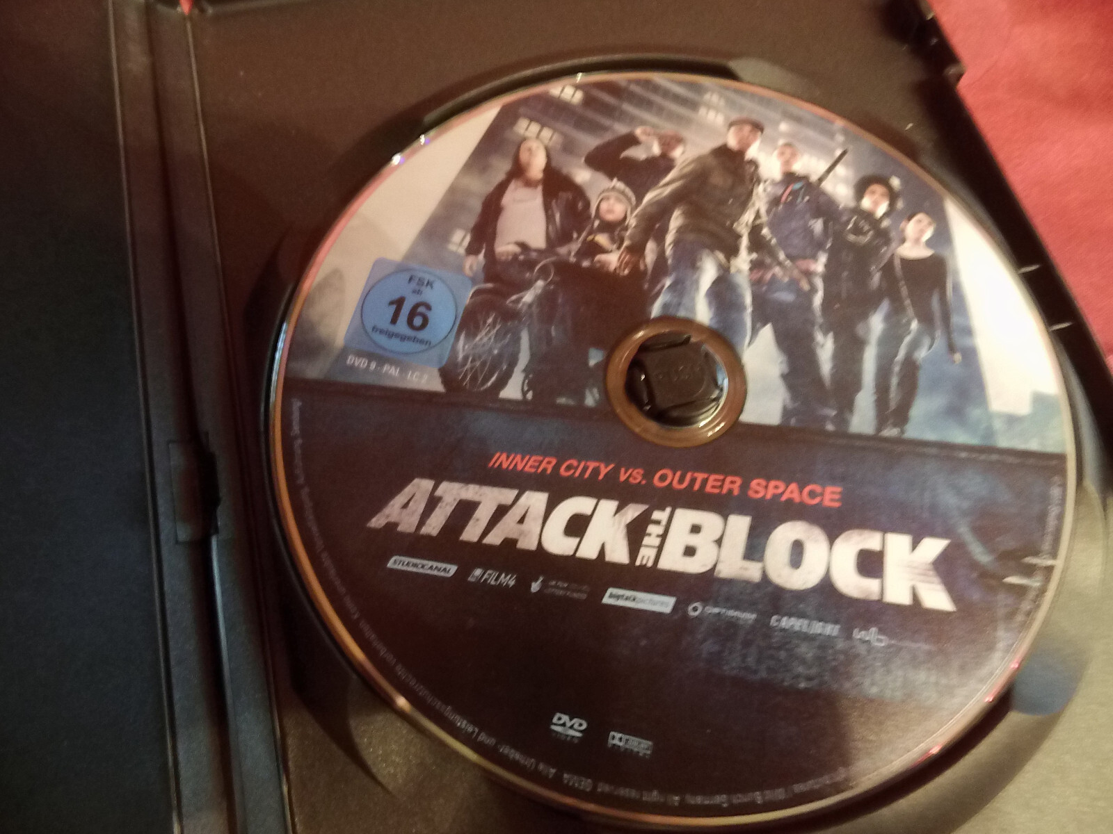 Attack The Block - DVD - Zombie Action Komödie m. Nick Frost (Shaun of ...