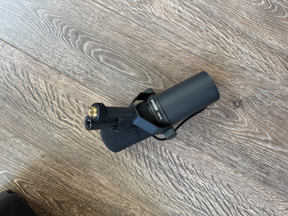 4× Shure SM7B Podcast Setup – Rode PSA1 Arms, Zoom H6 Recorder, Pelican ...