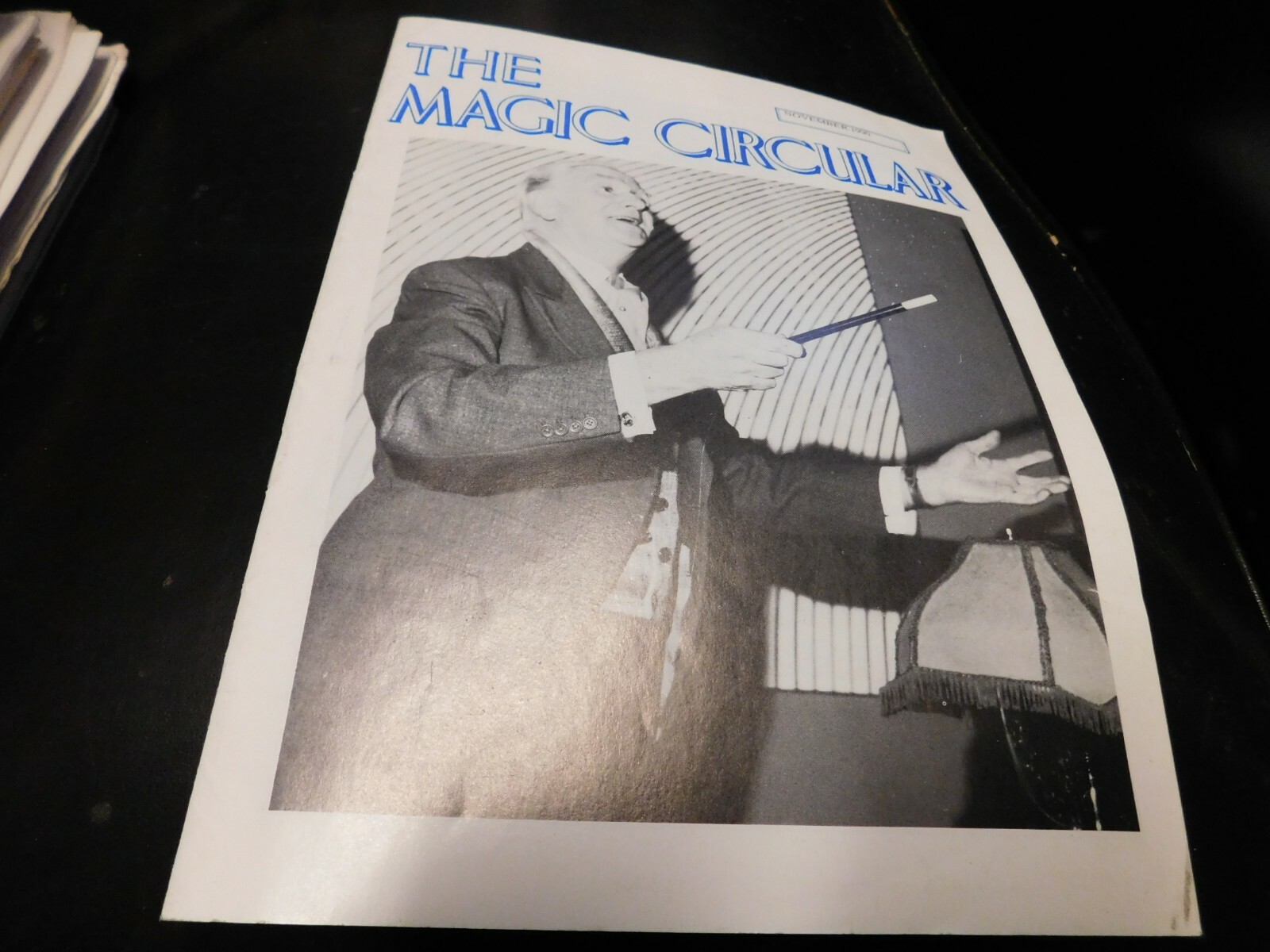 The Magic Circular Magazine of Magicians, Tricks & News 1990 November ...
