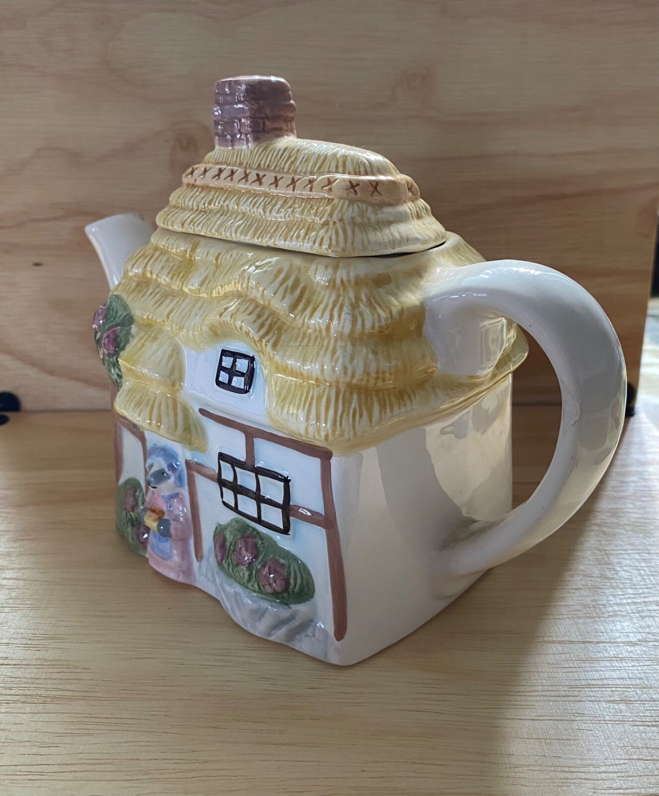 Vintage Ceramic Country Cottage Teapot. | eBay UK