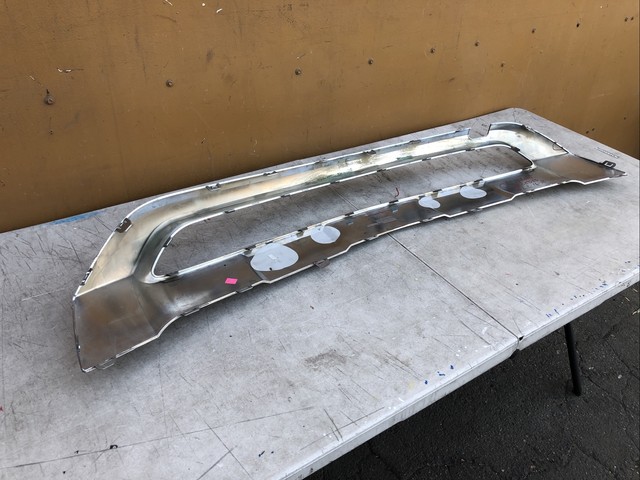 2016 - 2019 MERCEDES Gle350 Front Bumper Chrome Valance Trim OEM ...