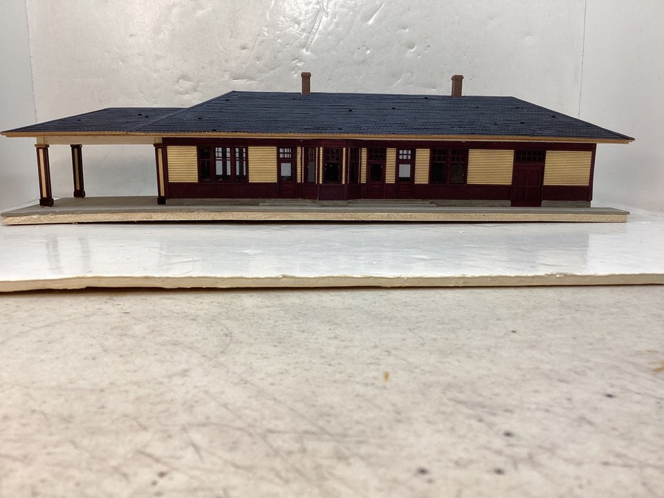 HO SCALE BUILT WOODEN DEPOT HRM MODELS | eBay