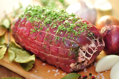 1 kg Spießbraten Rollbraten vom Rind mit Speck Zwiebeln und Senf Braten ...