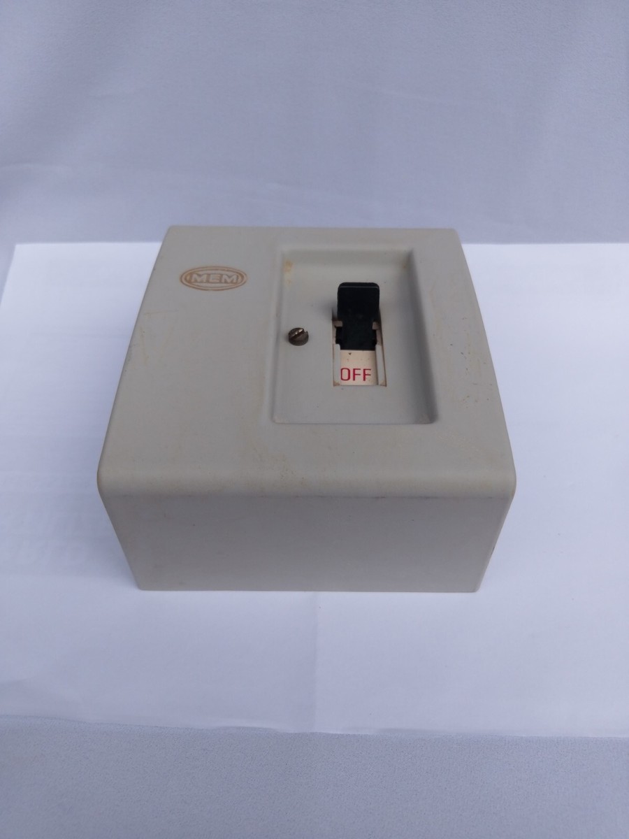 Vintage Mem Ten Switch Gear Ceramic Fuse Box England Cast