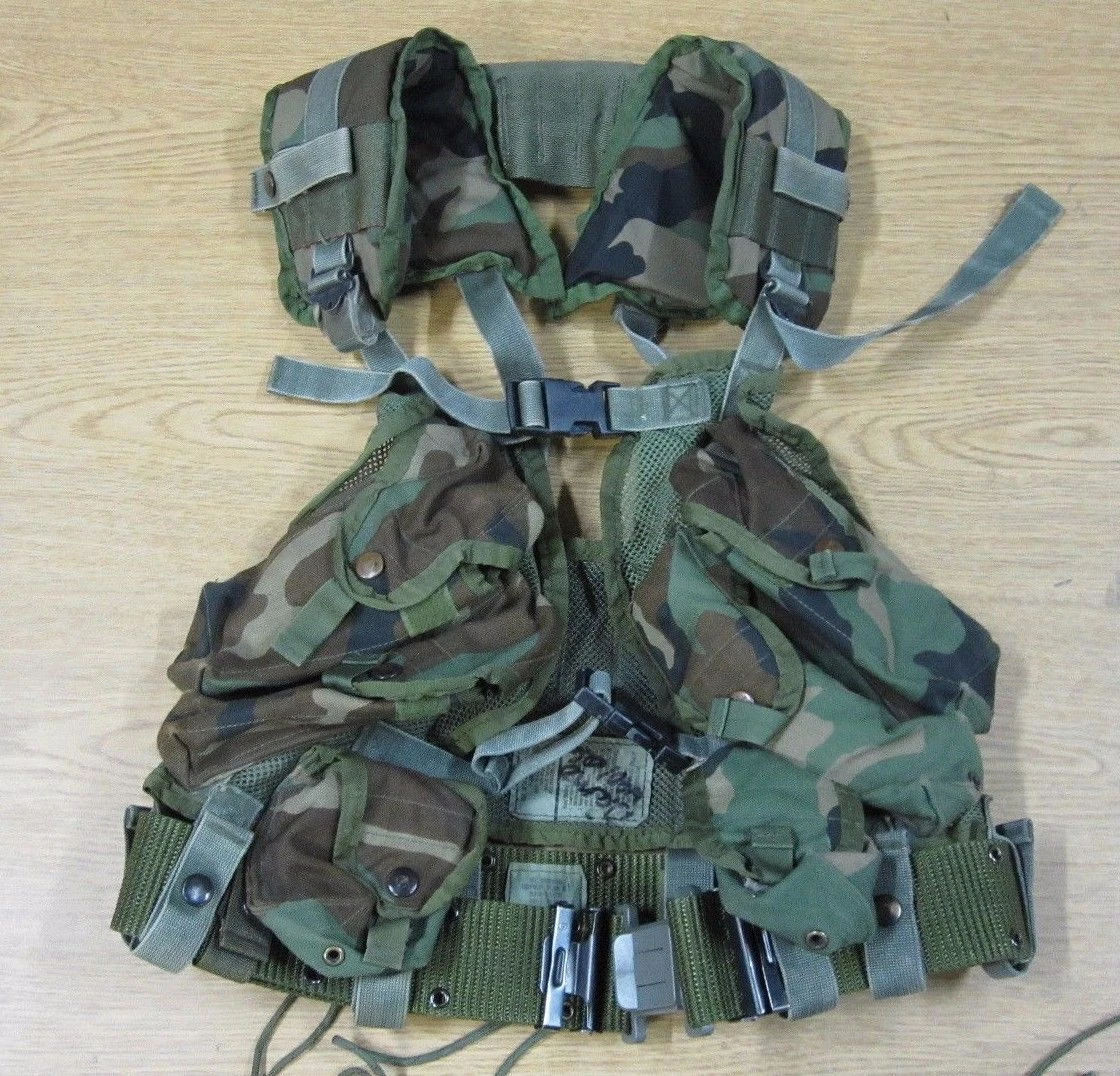Military Tactical Vest Set Up