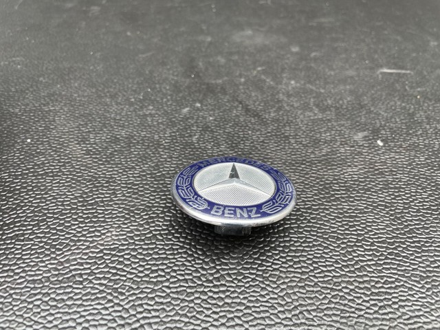 Mercedes-Benz AMG Bonnet Badge Genuine MERCEDES Hood Emblem 2128170316 ...