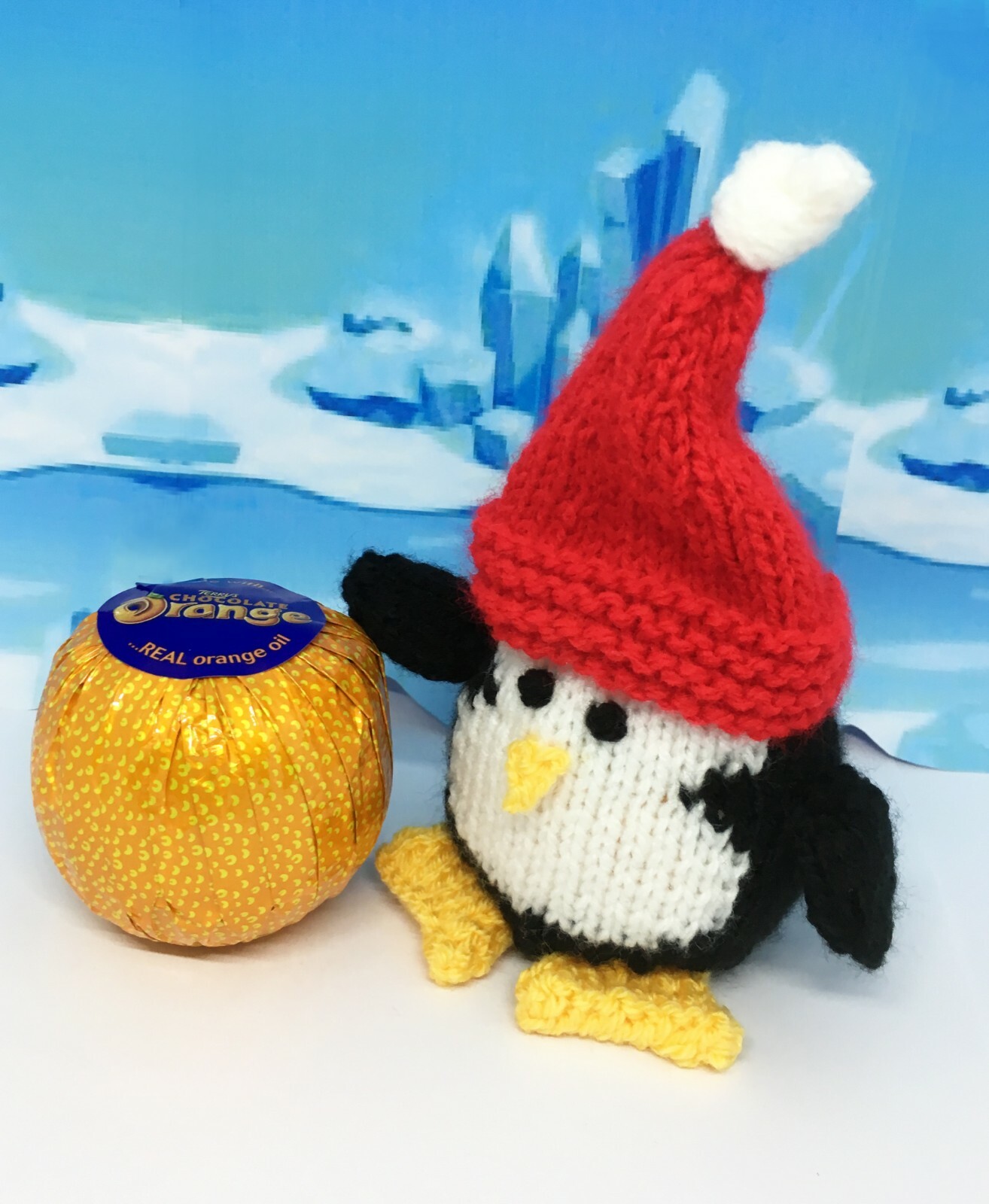 KNITTING PATTERN 302: Christmas penguin chocolate holder, Smarties etc ...