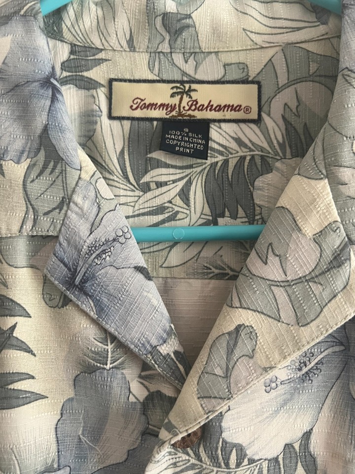 Men's Hawaiian Tommy Bahama Silk Shirt/Coconut Shell Buttons/Small/(Pre ...