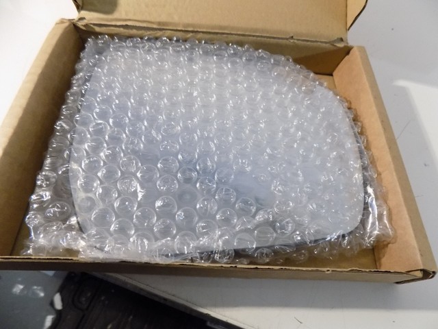 Land Rover Discovery 4 Wing Mirror Glass RH Genuine 2010 - 2016 ...