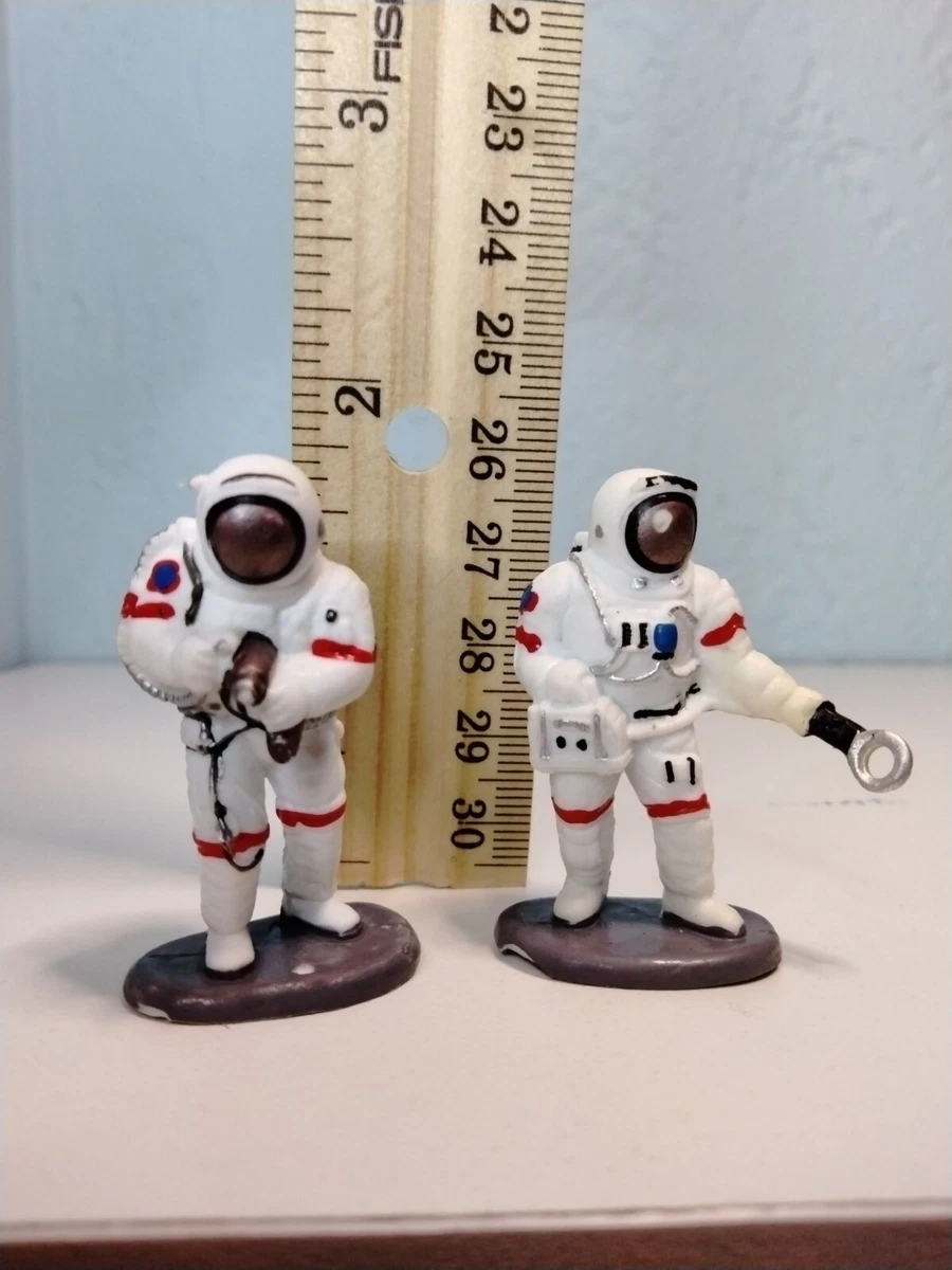 Mini Pic Of Astronaut