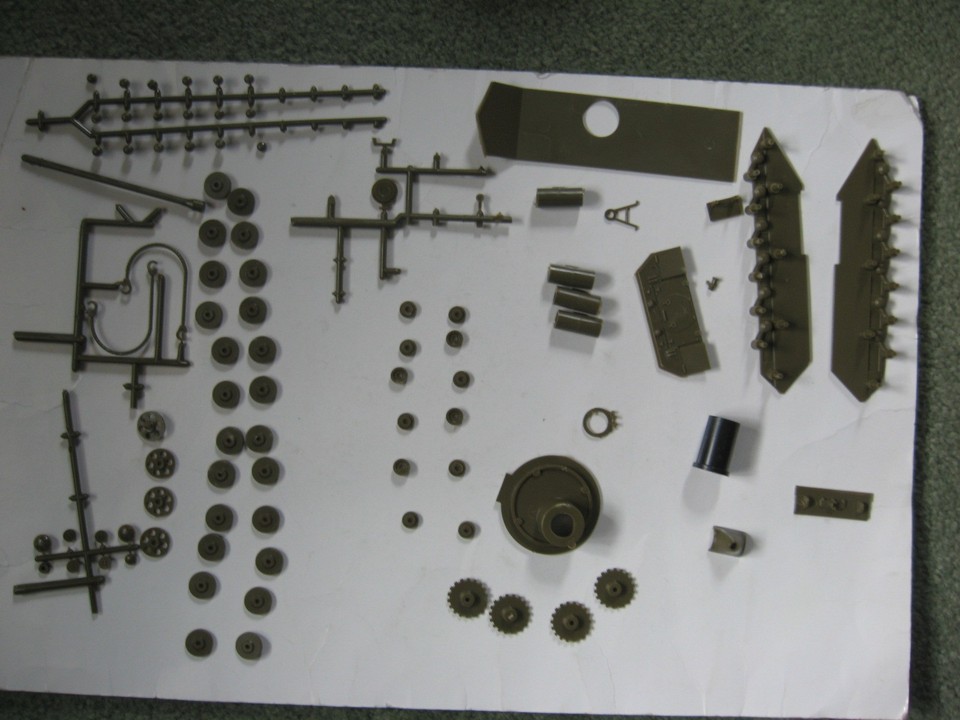AURORA 1/48- STALIN TANK--PHOTA-SCOPE KIT--COMPLETE IN OPENED BOX--$12. ...