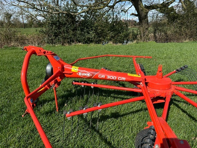 KUHN SINGLE ROTOR RAKE GA300 GM - £2,950 + VAT + FEES | eBay UK