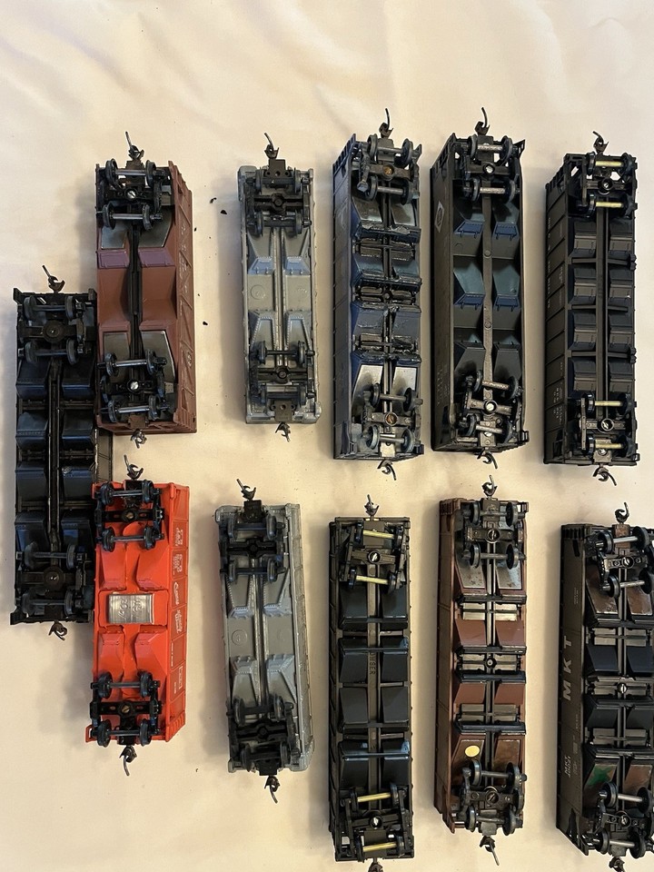 Ho Scale Lot Of 11 Hopper Cars All With Magnetic Couplers Non ...