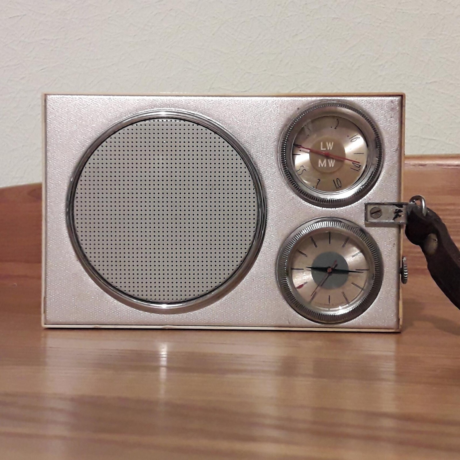 SIGNAL-601 V age 1972 Soviet Transistor Radio Receiver with clock USSR ...