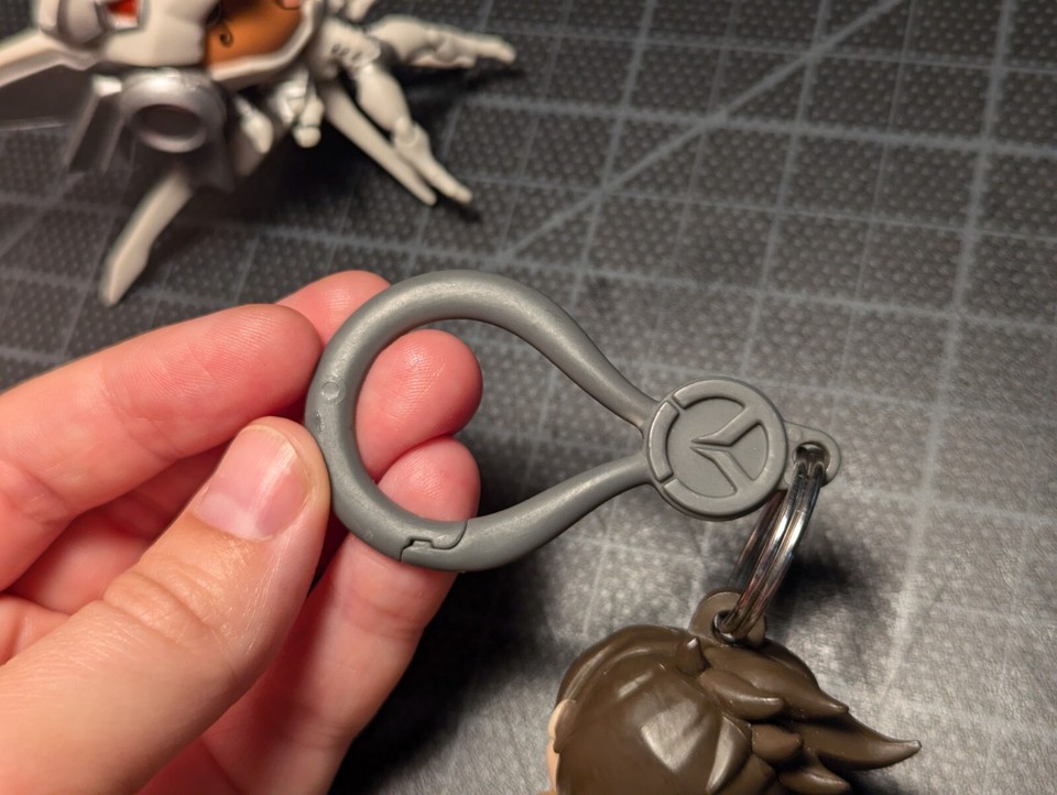 Overwatch Set: Jackal Pharah Figure & Overwatch Tracer Backpack Hanger ...