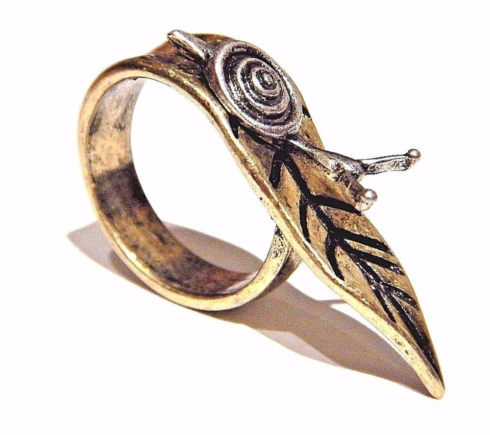LITTLE SNAIL ON LEAF FINGER RING silver brass tone cute cottagecore ...