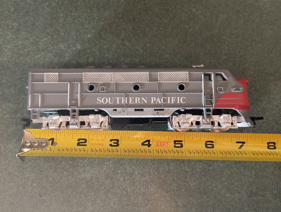 HO SCALE TRAIN MODEL POWER F2 SOUTHERN PACIFIC LOCO 8 WHEEL DRIVE PICK ...
