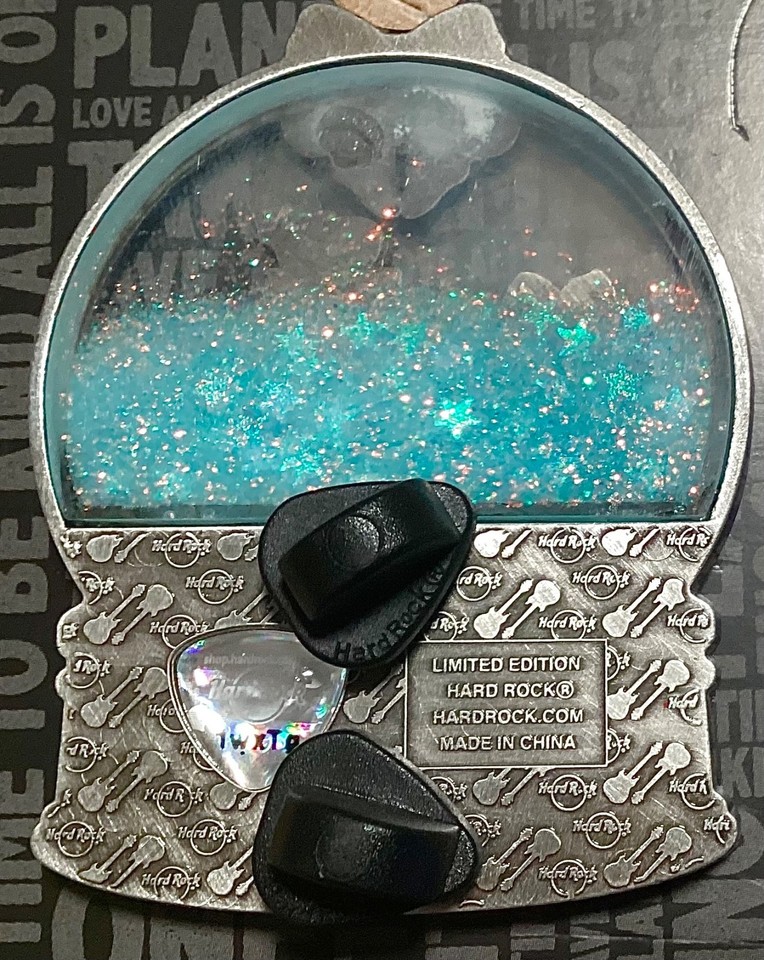 2025 HARD ROCK CAFE NEW YORK 3D CHRISTMAS HOLIDAY GLITTER SNOW GLOBE ...