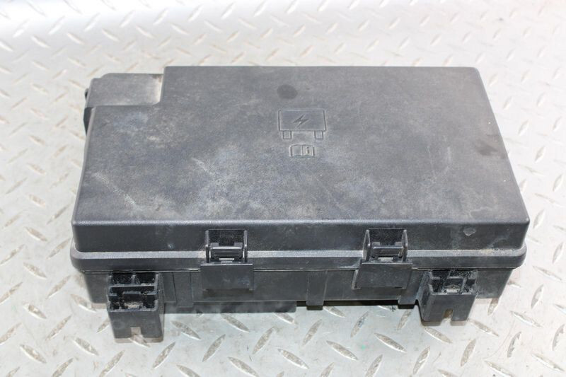 2013-2014 Dodge Ram 1500 Totally Integrated Power Module TIPM Fuse Box ...