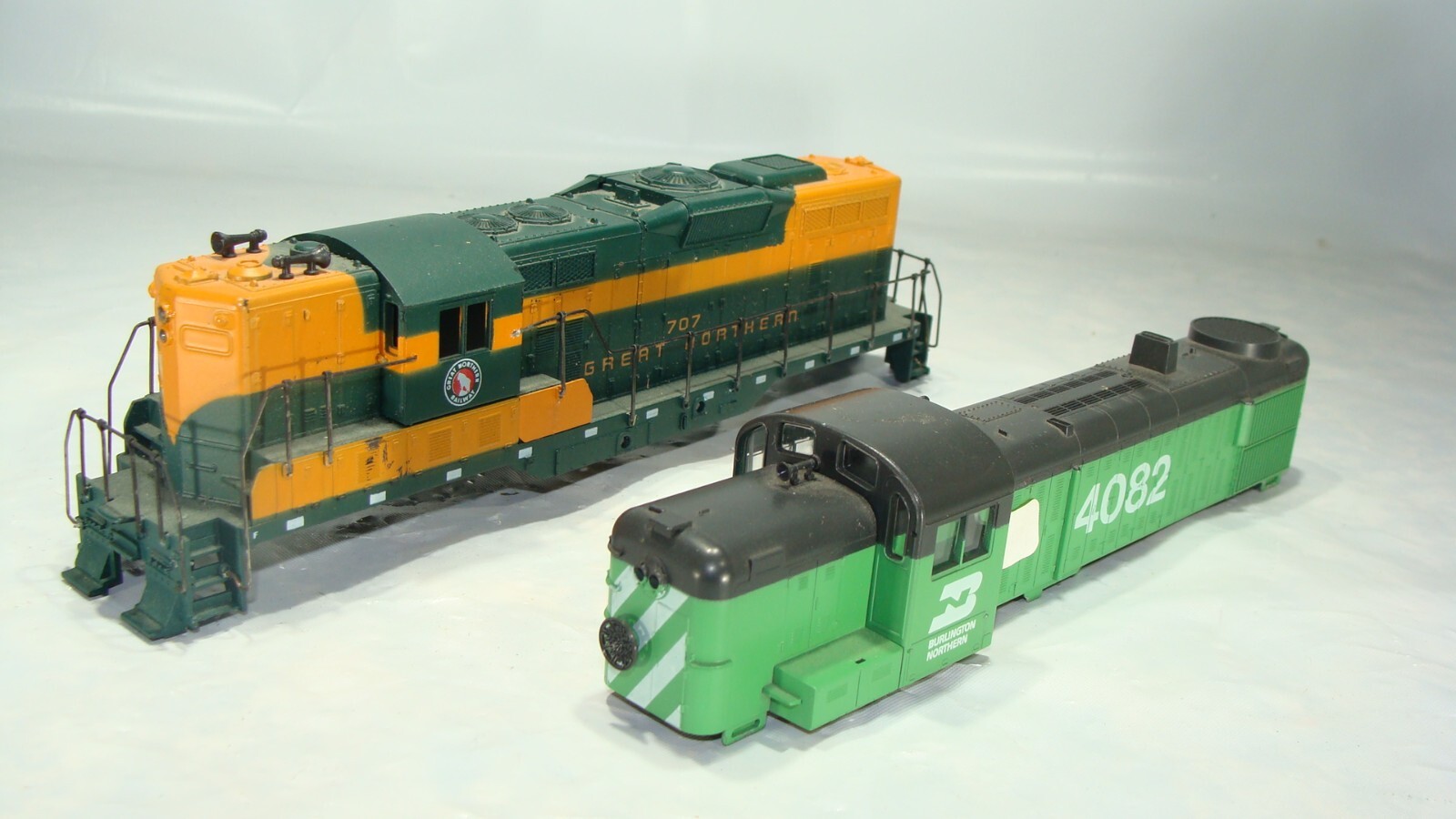 Two HO loco shells, one Great Northern one Burlington Northern | eBay