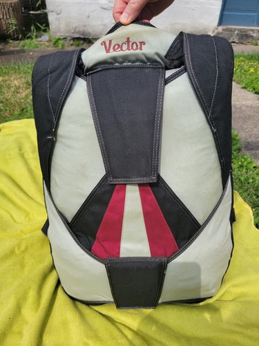 Complete Skydiving Rig - Sabre 190 P3 - - Vector II container, free ...